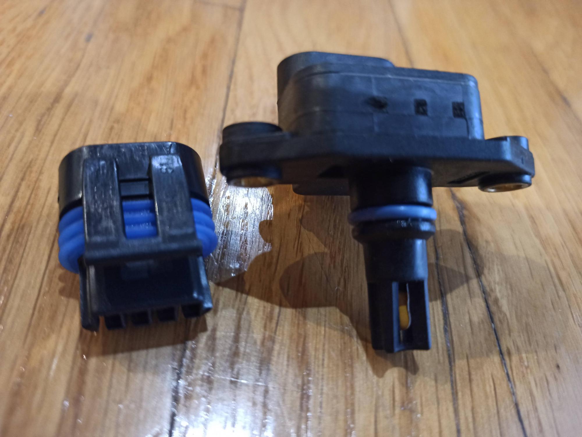 A-Zperformance | OEM Inlet Manifold Pressure Sensor SAAB 9-3 9-5 2.0 2. ...