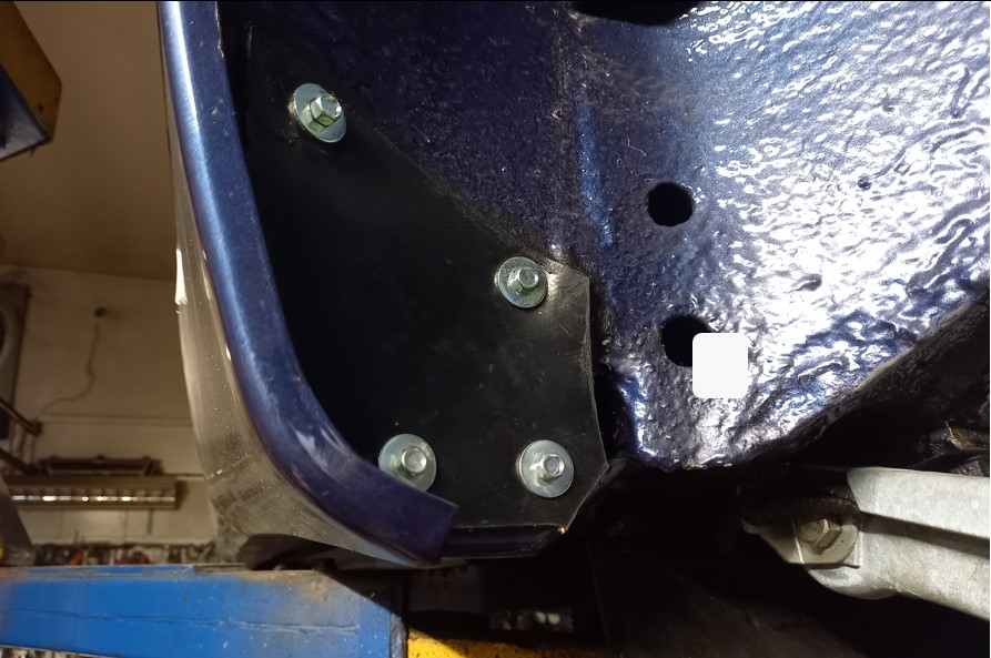 A-Zperformance | Rear Rubber End Piece 9285867 SAAB 900 Carlsson SPG Aero